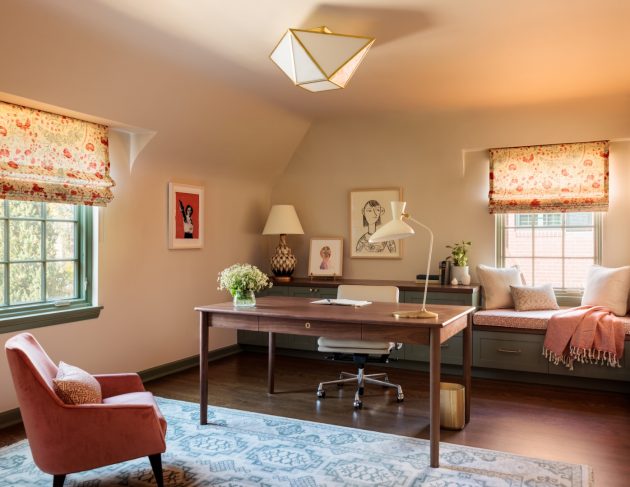18 Transitional Home Office Designs for a Chic and Functional Workspace