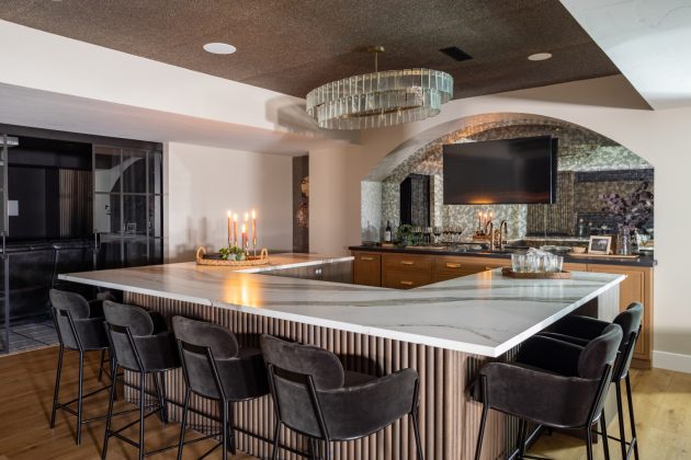 From Cozy to Classy: 16 Transitional Home Bar Interior Design Ideas