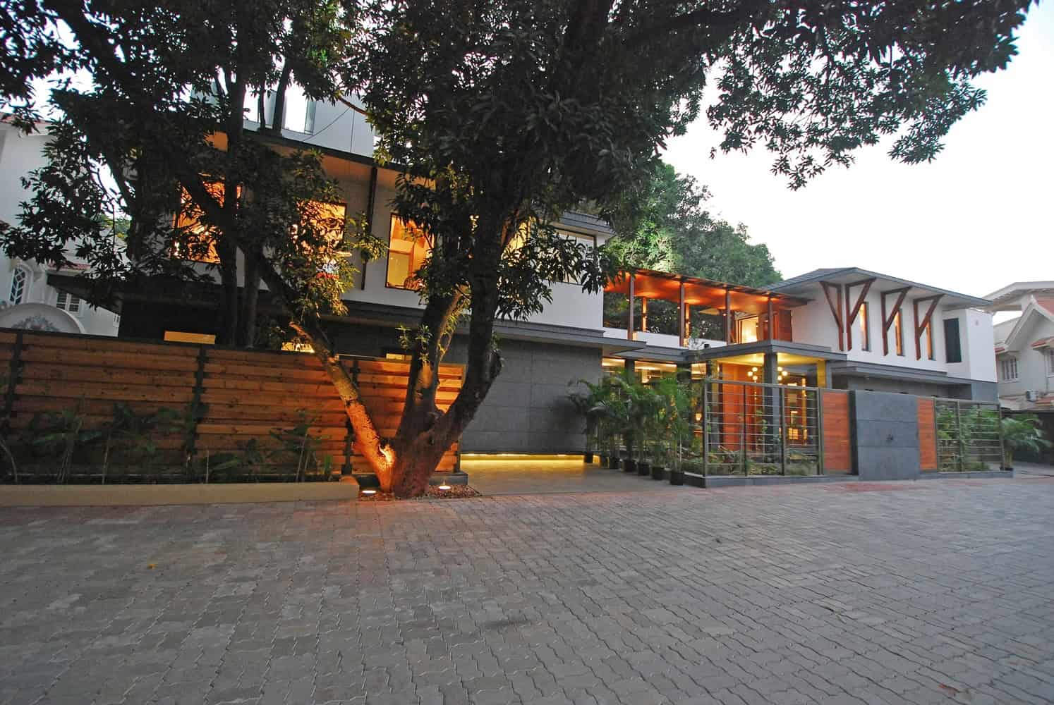 The Mango Tree House by Ujjval Panchal and Kinny Soni in Bhopal, India