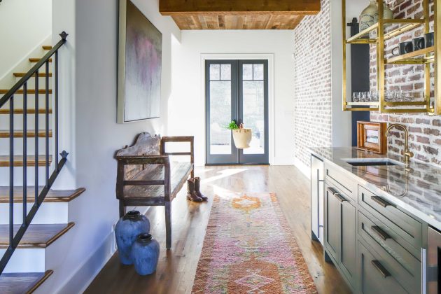 15 Transitional Hallway Decor Ideas for a Stylish and Functional Space