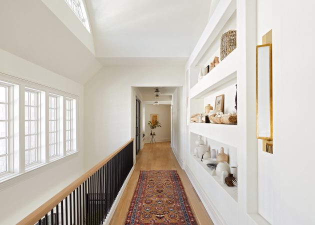 15 Transitional Hallway Decor Ideas for a Stylish and Functional Space