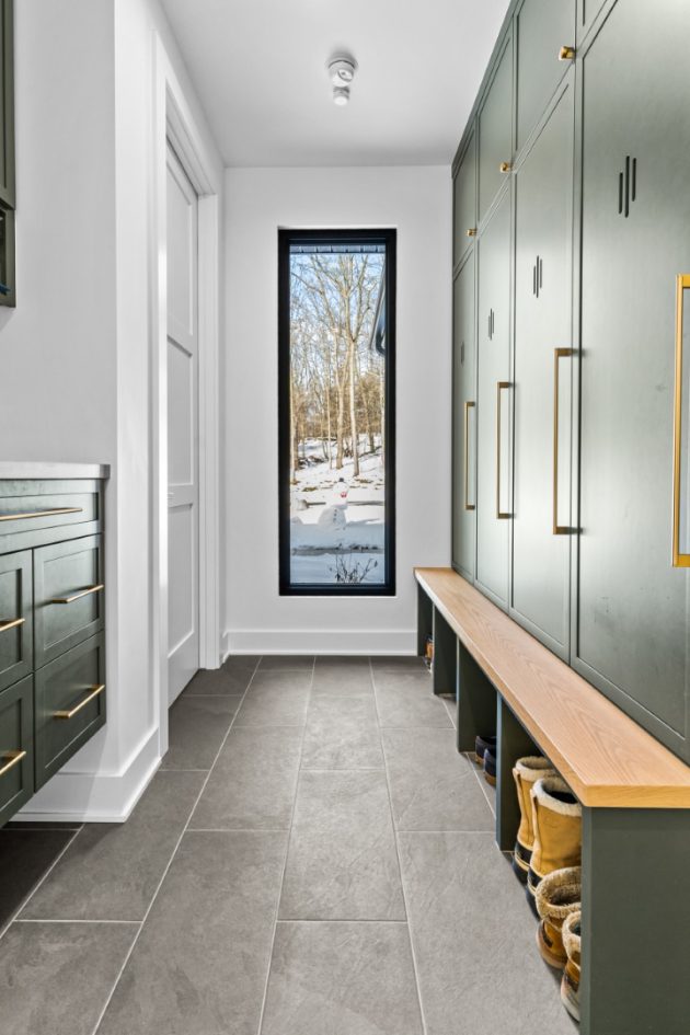 16 Beautiful Transitional Entry Hall Designs to Welcome You Home