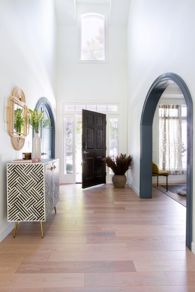 16 Beautiful Transitional Entry Hall Designs to Welcome You Home