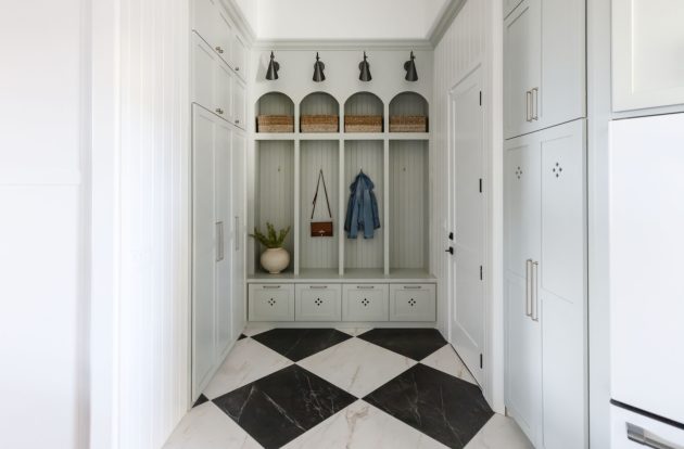 16 Beautiful Transitional Entry Hall Designs to Welcome You Home
