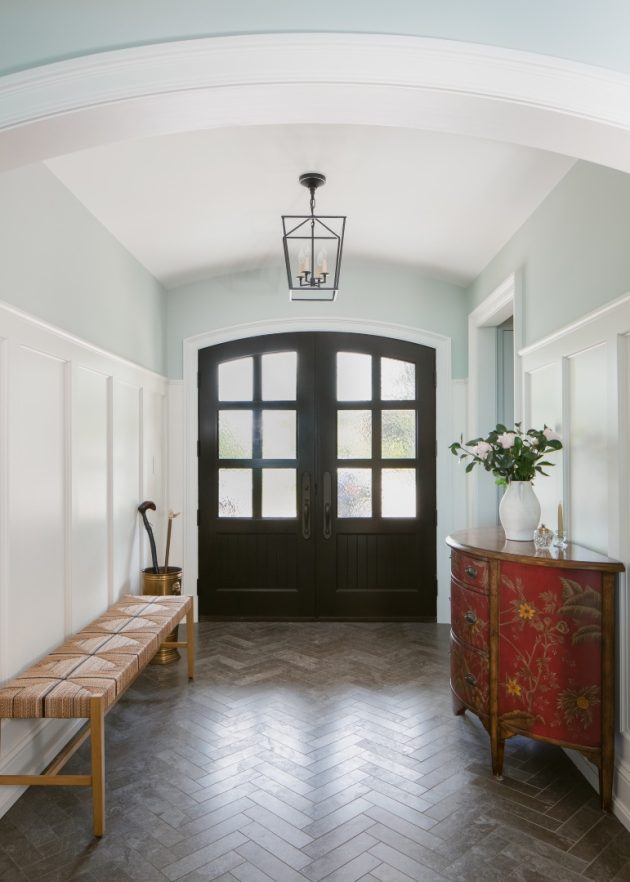 16 Beautiful Transitional Entry Hall Designs to Welcome You Home