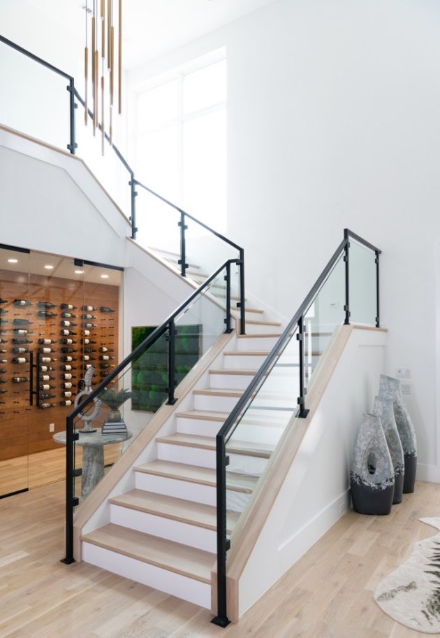 16 Stunning Transitional Staircase Deigns to Elevate Your Home