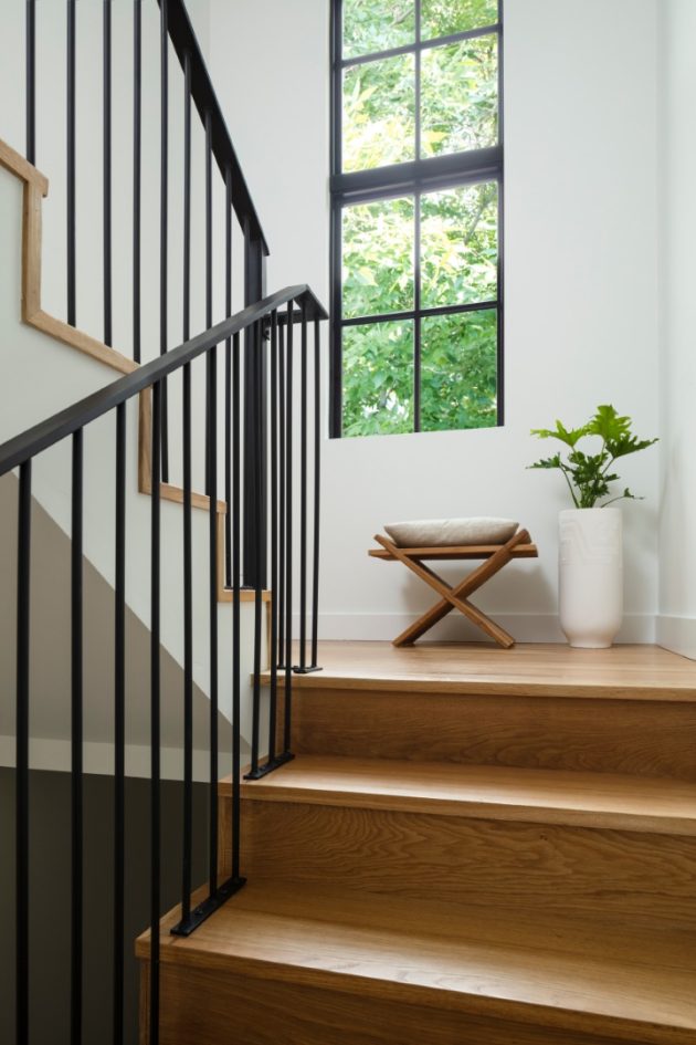 16 Stunning Transitional Staircase Deigns to Elevate Your Home