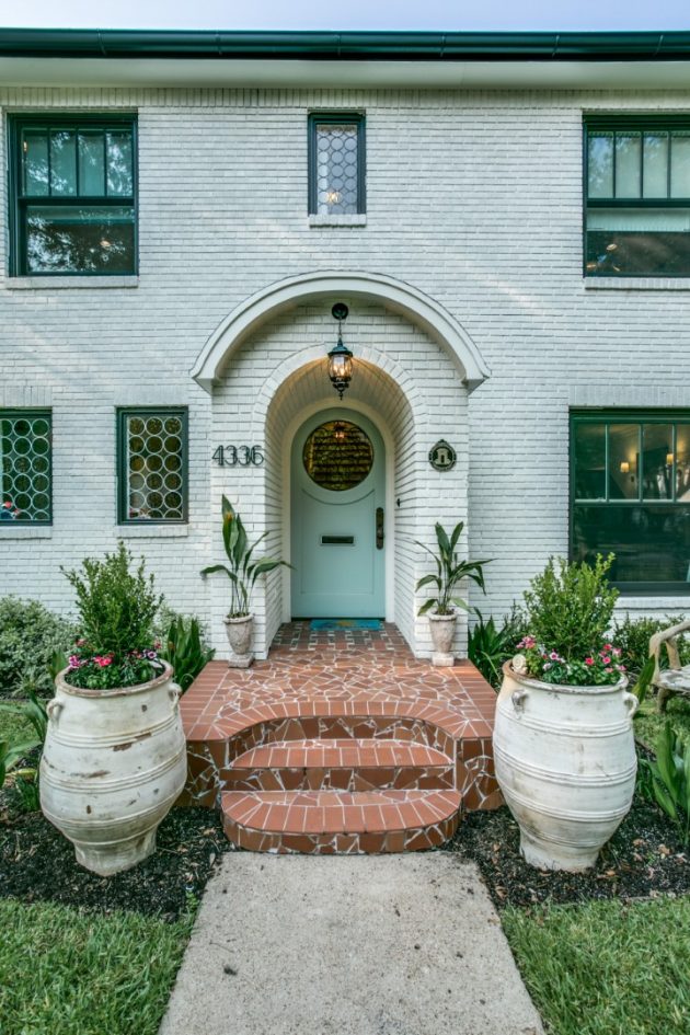 18 Transitional Entrance Ideas to Make Your Home Stand Out