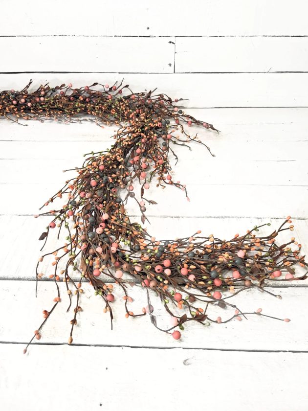 15 Festive Spring Garlands to Celebrate the Season in Style