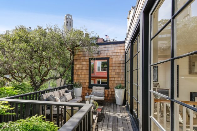 15 Gorgeous Transitional Balcony Designs to Enjoy Your View in Style