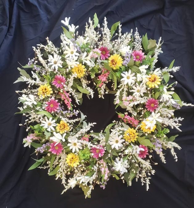 16 Natural Spring Wreath Designs That Will Freshen Up Your Decor