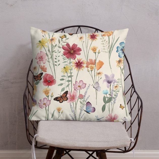 18 Gorgeous Floral Spring Pillow Designs for a Seasonal Update