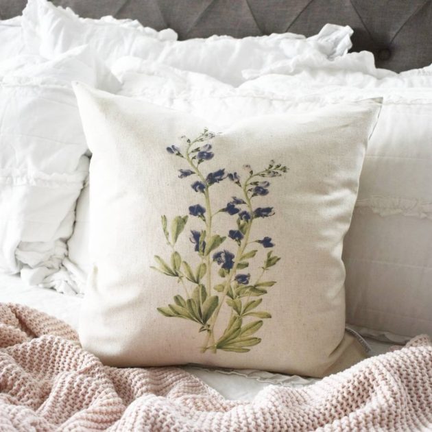18 Gorgeous Floral Spring Pillow Designs for a Seasonal Update