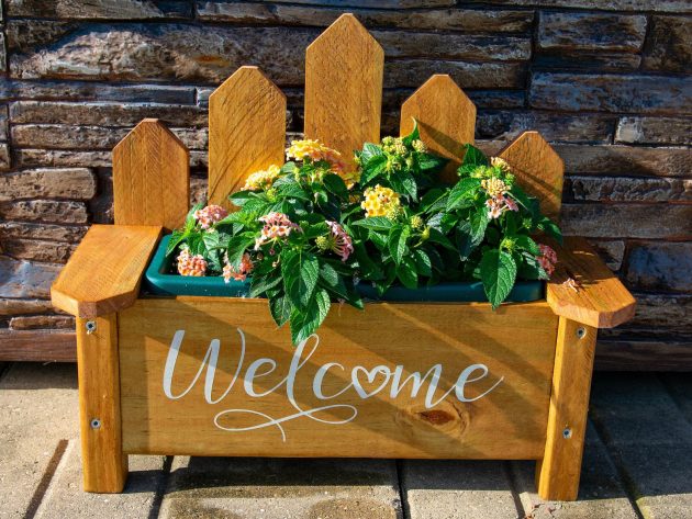 15 Outdoor Planter Designs That Will Make Your Patio Pop