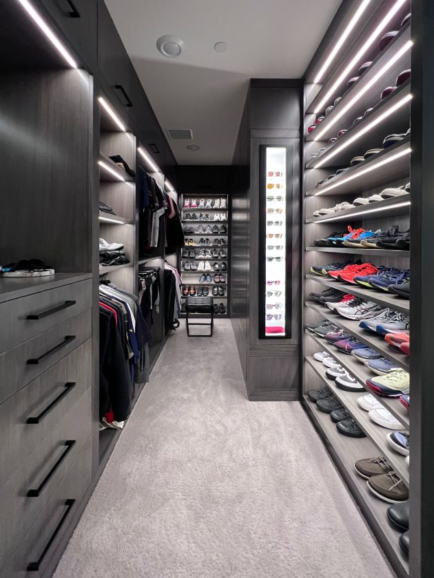 15 Contemporary Walk-In Closet Designs That Maximize Space and Style