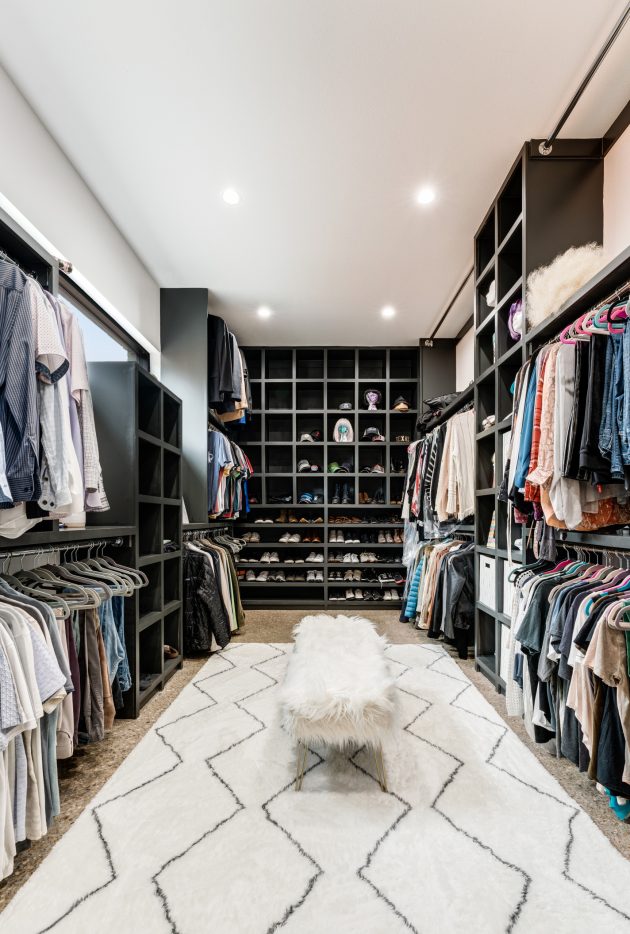 15 Contemporary Walk-In Closet Designs That Maximize Space and Style