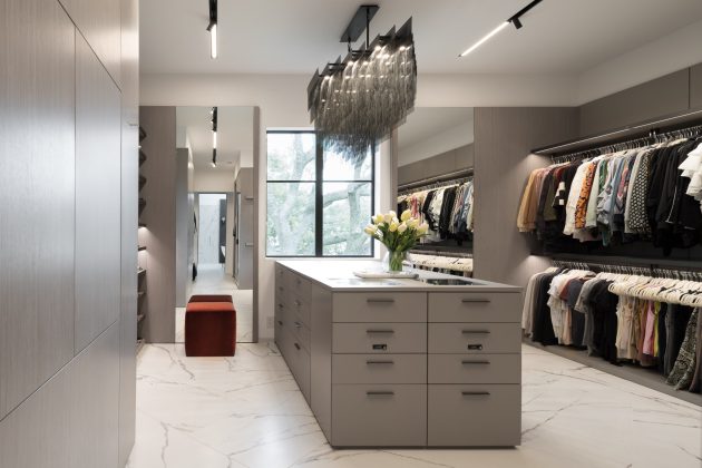 15 Contemporary Walk-In Closet Designs That Maximize Space and Style