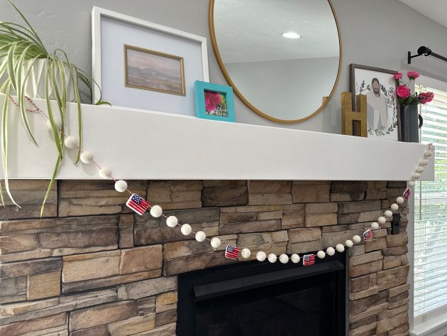 15 Festive 4th of July Garland Designs to Celebrate with Patriotism