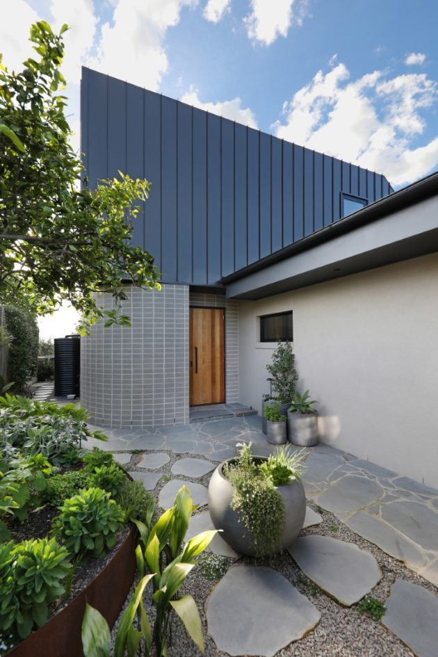 18 Captivating Contemporary Entrance Designs That Welcome in Style