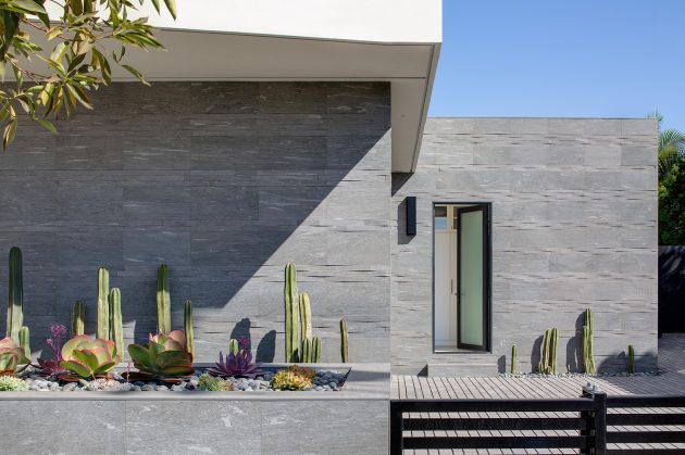 18 Captivating Contemporary Entrance Designs That Welcome in Style