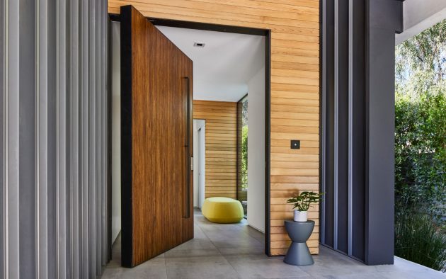 18 Captivating Contemporary Entrance Designs That Welcome in Style