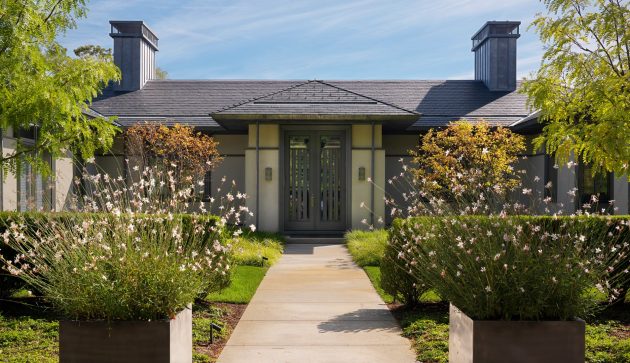 18 Captivating Contemporary Entrance Designs That Welcome in Style