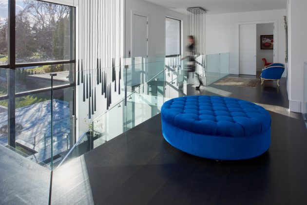 18 Contemporary Hall Designs That Embrace Minimalism and Sophistication