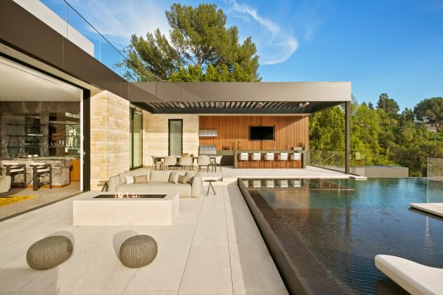 20 Contemporary Patio Designs That Redefine Outdoor Comfort and Elegance