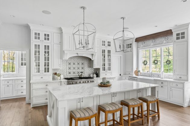 15 Alluring Traditional Kitchen Designs for the Heart of the Home