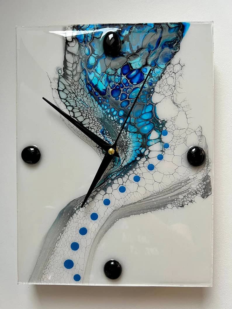 15 Beach-Inspired Coastal Wall Clocks for a Timeless Coastal Retreat