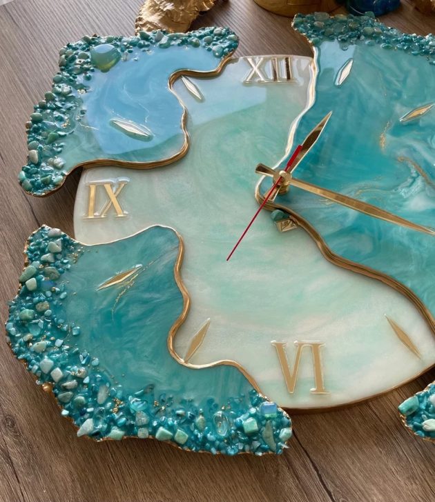 15 Beach-Inspired Coastal Wall Clocks for a Timeless Coastal Retreat