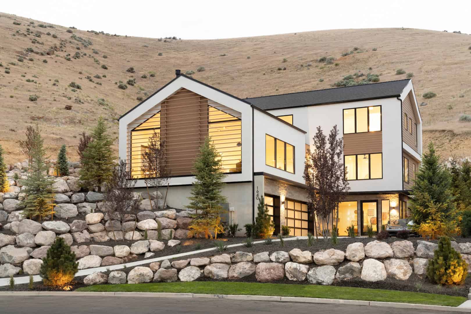 15 Exquisite Contemporary Exterior Designs That Capture the Essence of ...