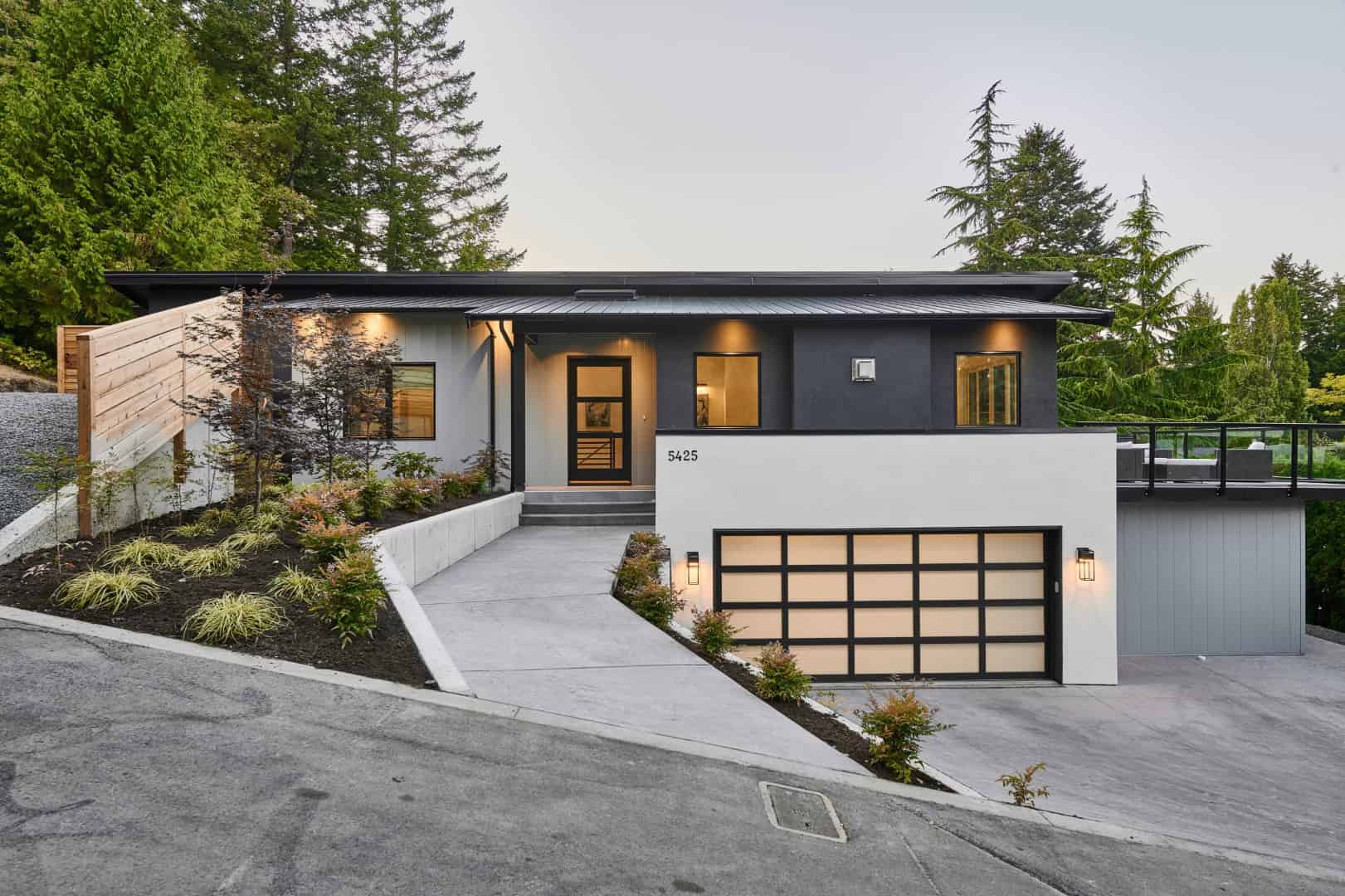 15 Exquisite Contemporary Exterior Designs That Capture the Essence of ...
