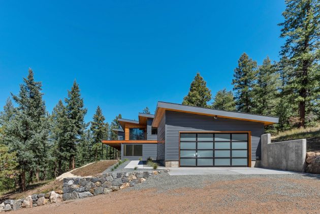 15 Sleek and Sophisticated Contemporary Garage Designs to Inspire Your ...