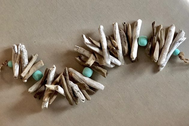 16 Coastal Garland Designs for a Beachy and Breezy Atmosphere