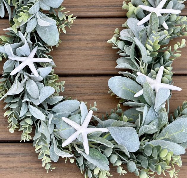 16 Coastal Garland Designs for a Beachy and Breezy Atmosphere