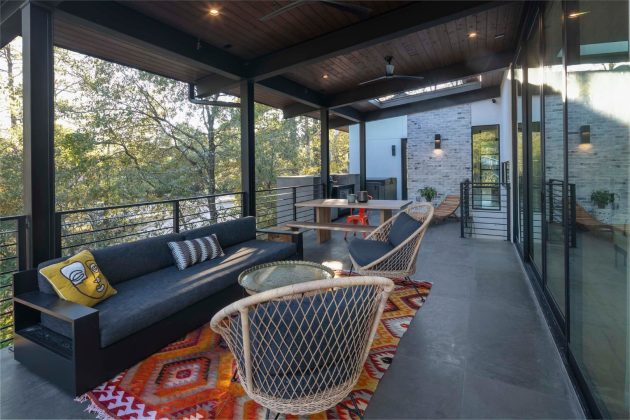 18 Contemporary Balcony Designs to Maximize Your Outdoor Living Experience