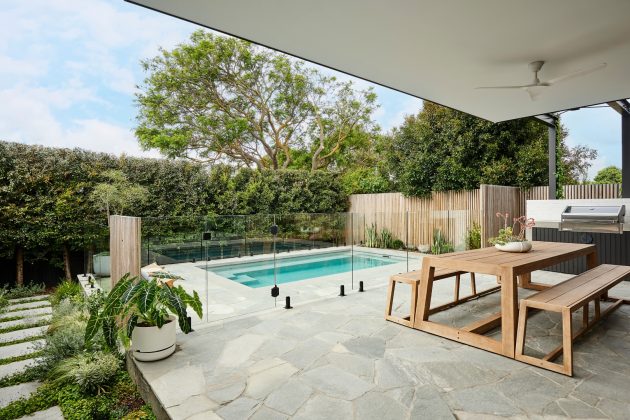 20 Contemporary Swimming Pool Designs that Redefine Outdoor Relaxation