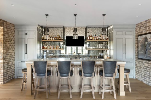 15 Classic Traditional Home Bar Designs for Sophisticated Entertaining