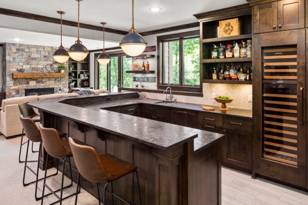 15 Classic Traditional Home Bar Designs for Sophisticated Entertaining