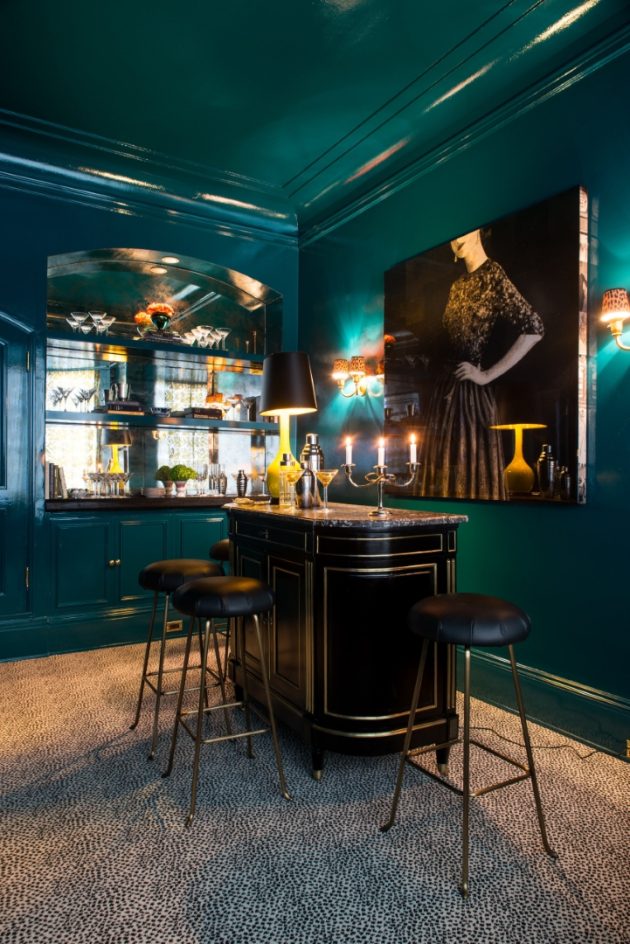 15 Classic Traditional Home Bar Designs for Sophisticated Entertaining