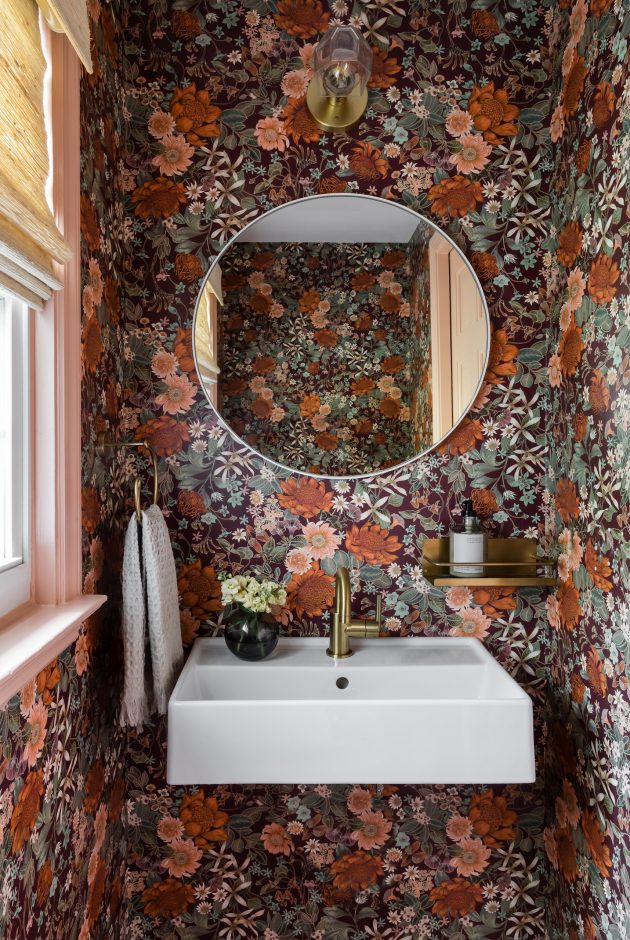 15 Timeless Traditional Powder Room Designs for Classic Elegance