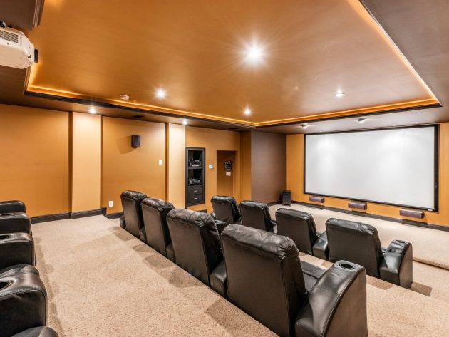 15 Traditional Home Theater Designs for Classic Entertainment