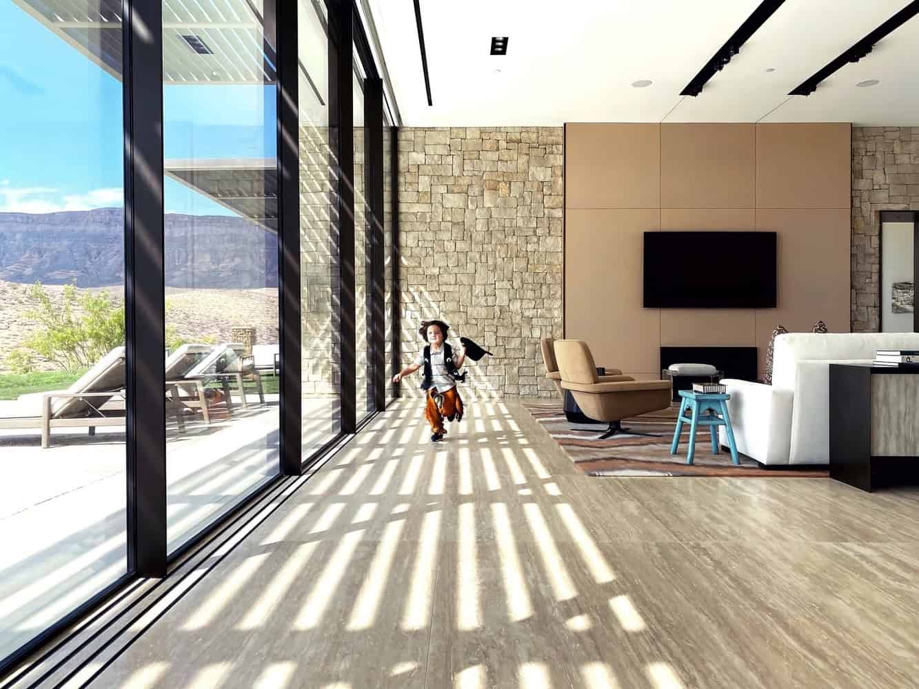 Fort 137 Residence by Daniel Joseph Chenin in Las Vegas, Nevada