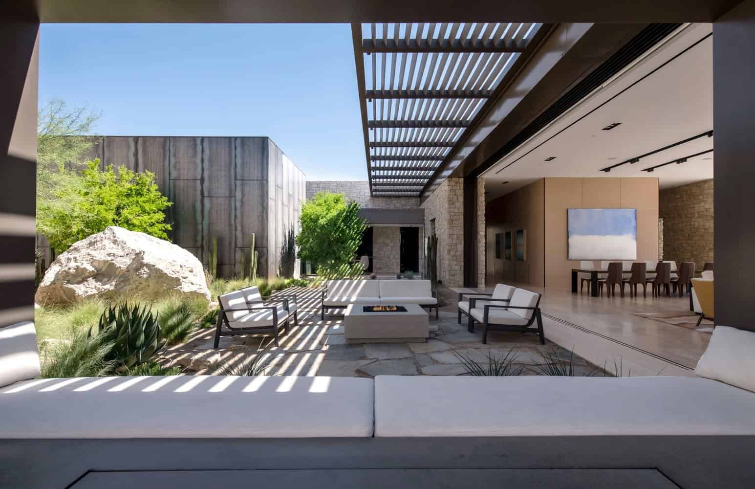 Fort 137 Residence by Daniel Joseph Chenin in Las Vegas, Nevada