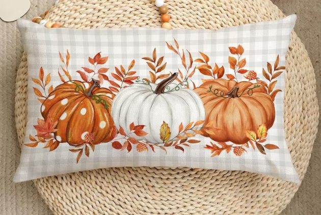 15 Autumn-Inspired Fall Pillow Designs to Spruce Up Your Space