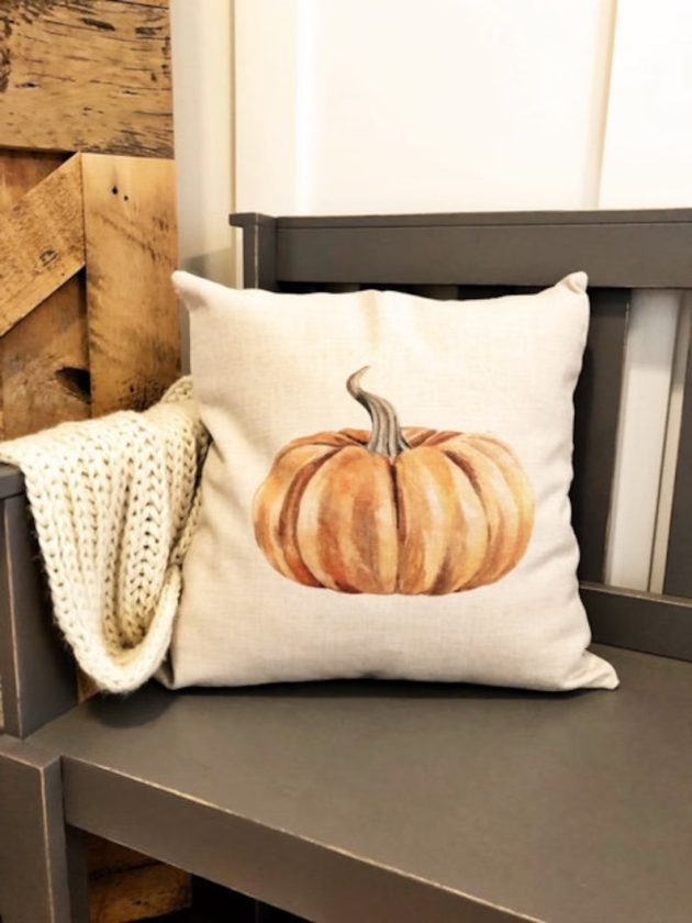 15 Autumn-Inspired Fall Pillow Designs to Spruce Up Your Space