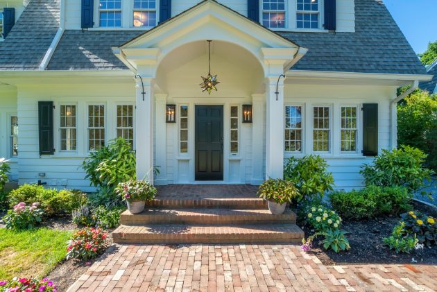 15 Beautiful Traditional Entryway Designs