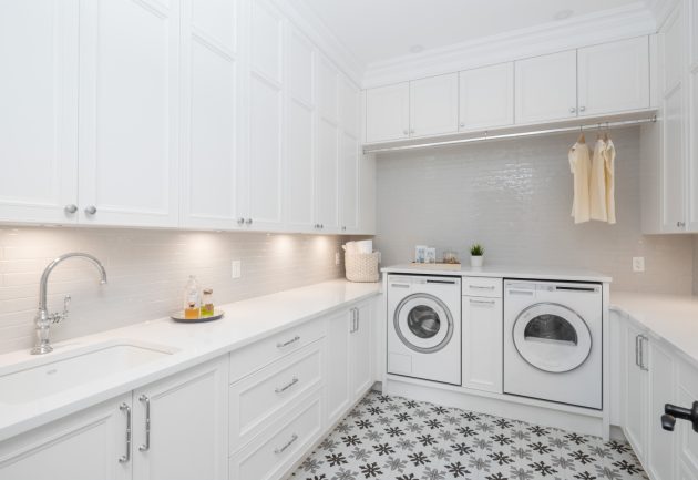 15 Classic Traditional Laundry Room Designs: Where Functionality Meets ...