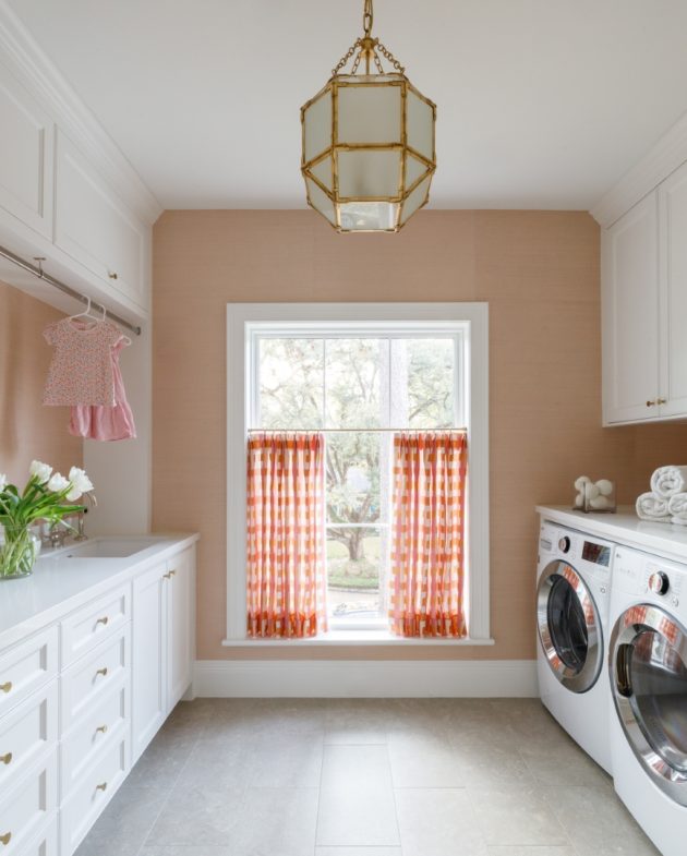 15 Classic Traditional Laundry Room Designs: Where Functionality Meets ...